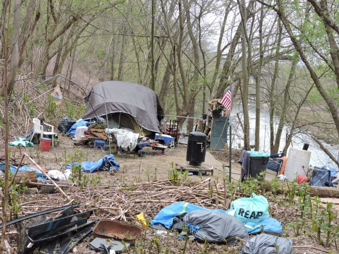 City must coordinate with homeless groups, give notice before ...